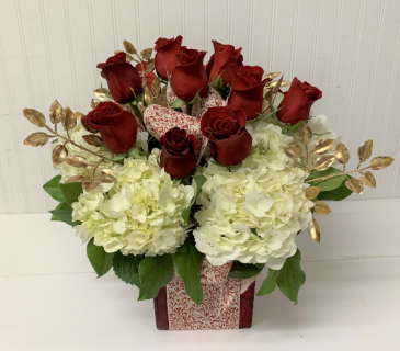 Where to buy Roses Near Me Easton MD | Robin's Nest Floral & Garden Center
